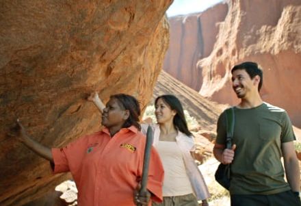 Uluṟu base walk | Uluṟu-Kata Tjuṯa National Park | Parks Australia